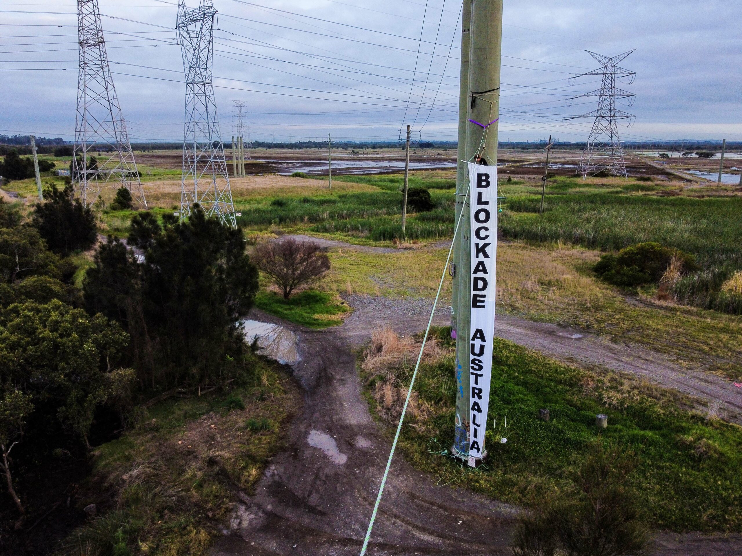 Pylon-sit to monopole - Blockade Australia