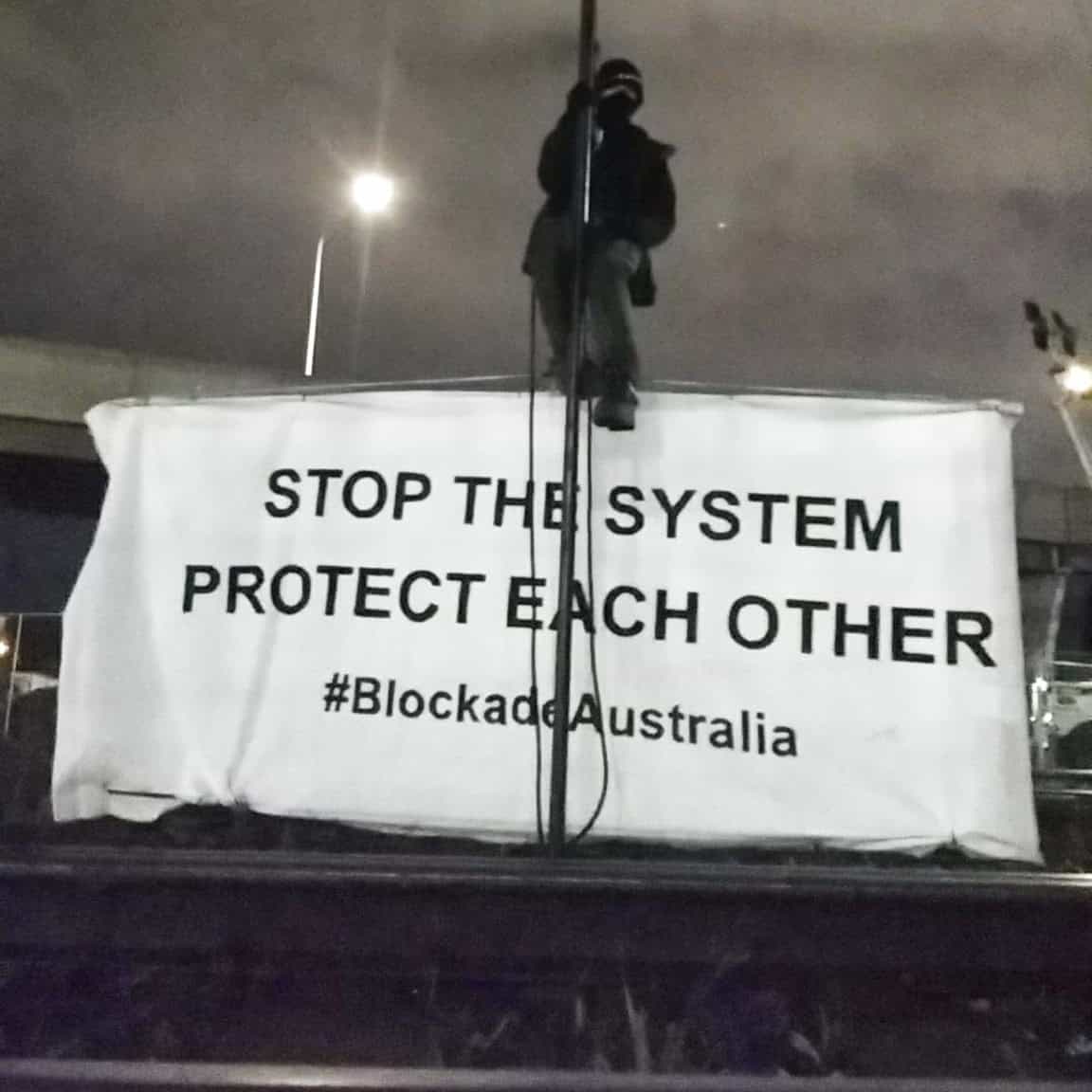 AIKO BLOCKS 5 RAIL LINES WITH 9M MONOPOLE in Melb - Blockade Australia